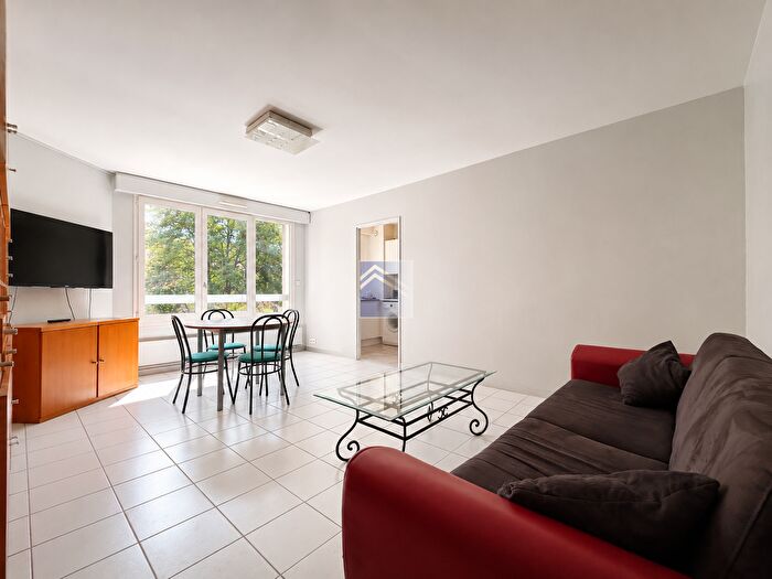 Courbevoie, Gambetta, La Défense : Appartement 2 pièces à louer
