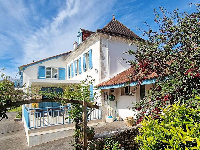 Maison à vendre - Sainte-Suzanne, Orthez - 10 pièces - 6 chambres