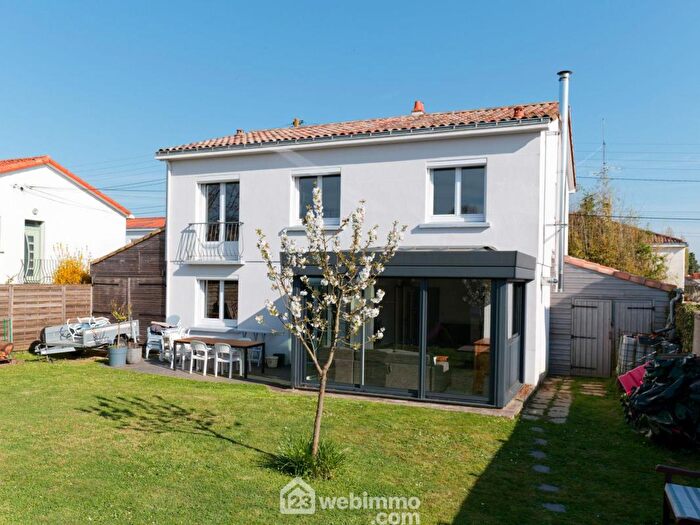 Maison à vendre - La Roche-sur-Yon, Le Bourg sous la Roche - 6 pièces - 5 chambres