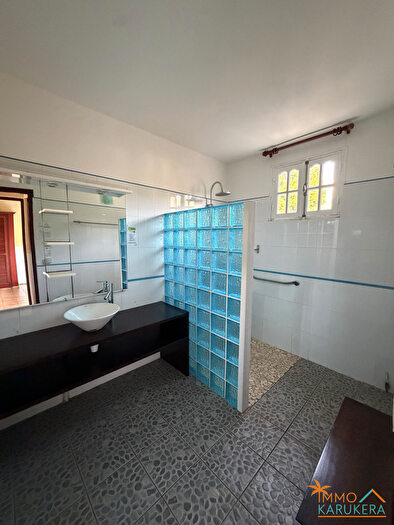Appartement 3 pièces à louer à Pointe-Noire