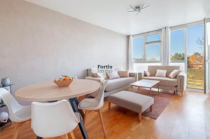 Appartement 4 pièces à vendre à Le Bourget, Square Charles de Gaulle