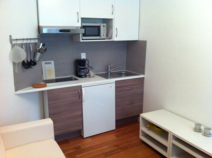 La Fourche-Guy Môquet, Paris 17ème arrondissement : Appartement 2 pièces à louer