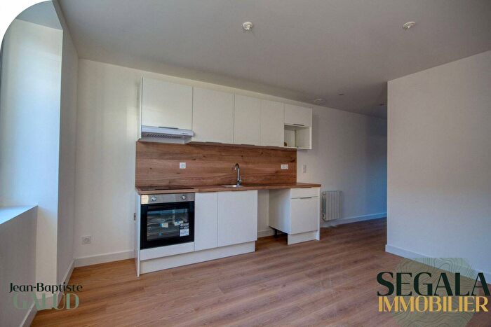 Appartement à louer - Verrerie-Cerou, Carmaux - 2 pièces - 1 chambre