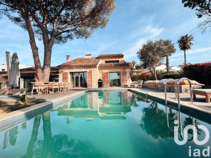 Maison à vendre - Roquebrune-sur-Argens, Les Issambres, La Vigie, Les Dolmens, Plages, Calanques - 7 pièces - 5 chambres