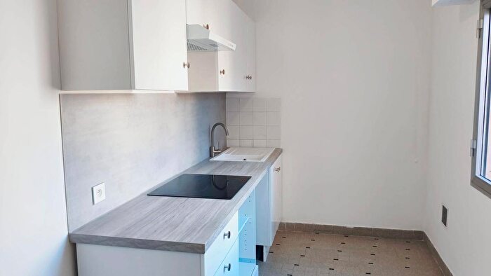 Appartement à louer - Cros de Cagnes-Le Village du Cros, Cagnes-sur-Mer - 2 pièces - 1 chambre