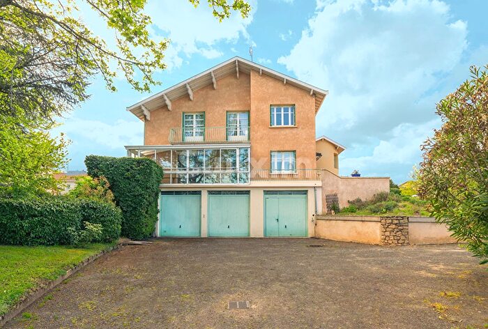 Charentay - Maison 8 pièces à vendre
