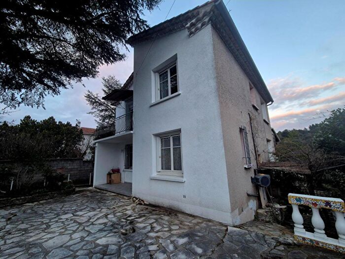 Maison 6 pièces à Saint-Julien-les-Rosiers, à vendre