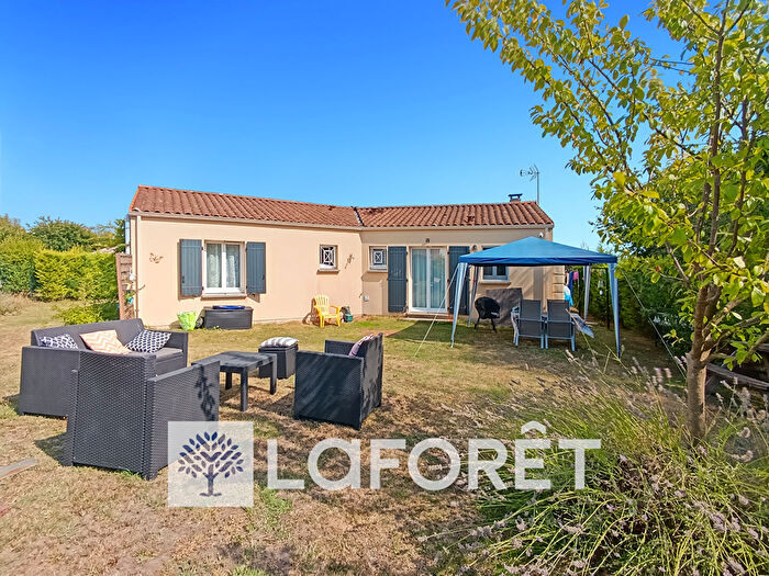 Maison à vendre - Berneuil - 4 pièces - 3 chambres