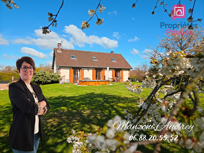 Maison à vendre - Saint-Lyé - 5 pièces - 4 chambres