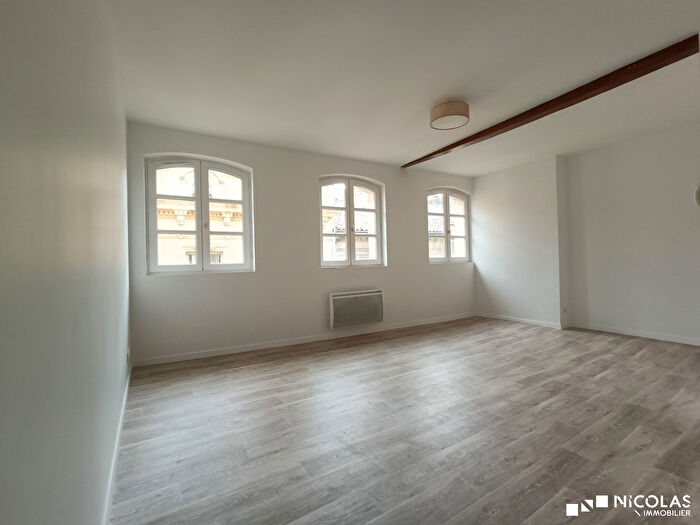 Appartement 2 pièces à Bordeaux, Capucins, Saint-Michel, à louer