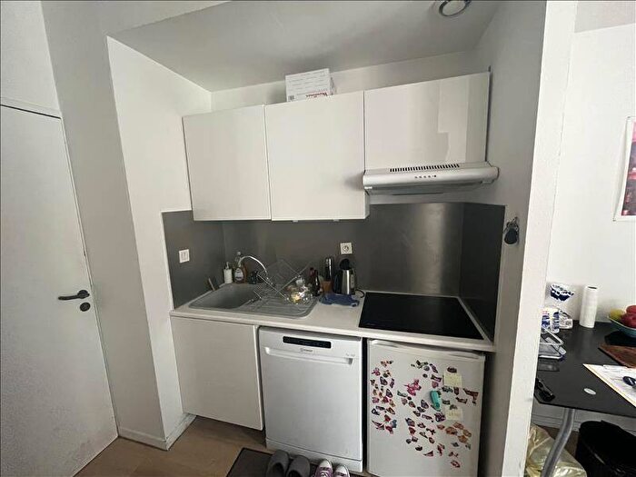 Appartement 1 pièce à Champ de Mars-Bussatte-Victor Hugo, Angoulême, à louer