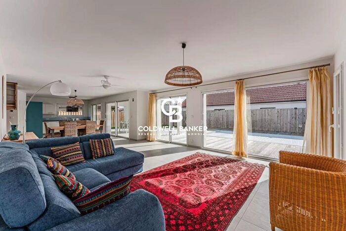 Maison à vendre - La Teste-de-Buch, Centre-ville - 6 pièces - 5 chambres