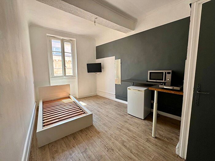 Arènes, Nîmes - Appartement 1 pièce à louer