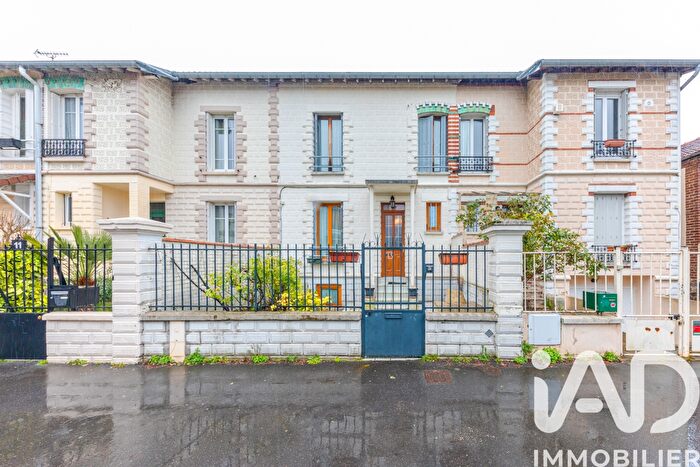 Maison à vendre - Épinay-sur-Seine, Les Béatus, Les Mobiles, La Briche, Bluementhal - 5 pièces - 3 chambres