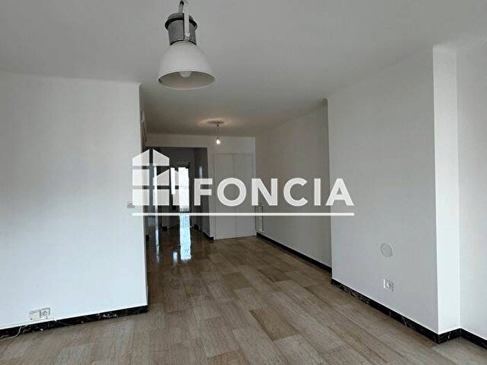 Appartement à louer - Centre Ville, Saint-Laurent-du-Var - 3 pièces - 2 chambres