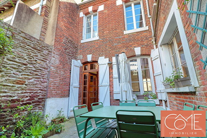 Maison à vendre - Quartiers Centre, Colombier - 7 pièces - 4 chambres