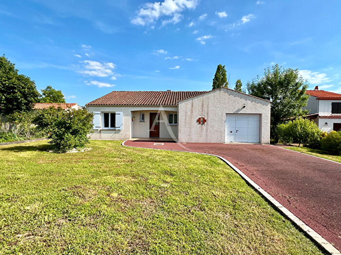 Maisons à vendre et appartements à louer - 1