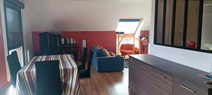 Appartement 4 pièces à Villers-Bocage, à vendre