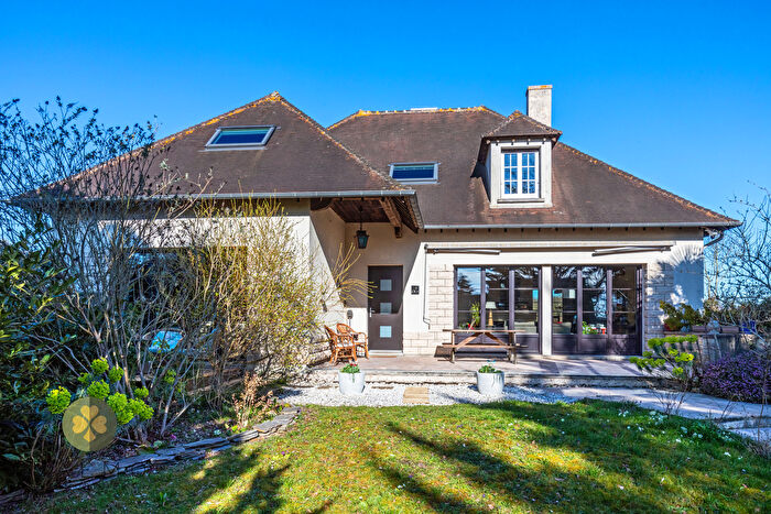 Maison 9 pièces à vendre à Osmoy