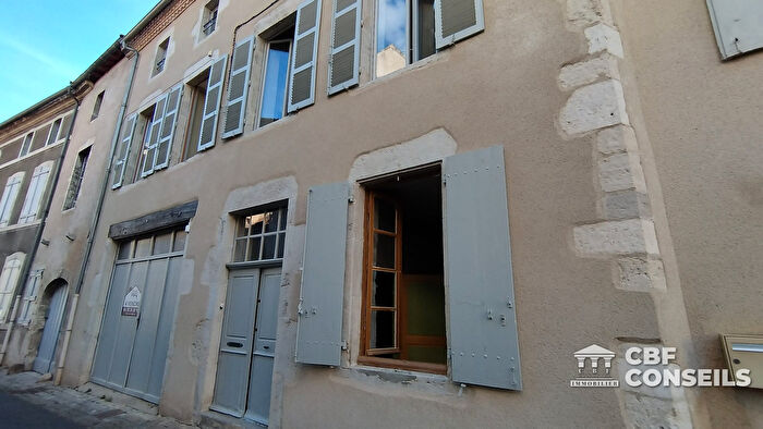 Maison à vendre - Ébreuil - 6 pièces - 3 chambres