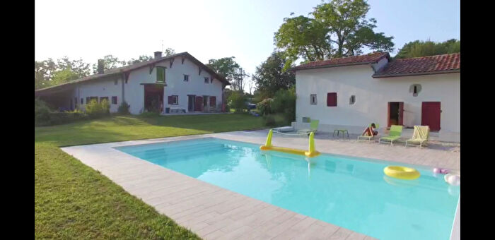 Maison à vendre - Saint-Martin-de-Seignanx - 8 pièces - 6 chambres