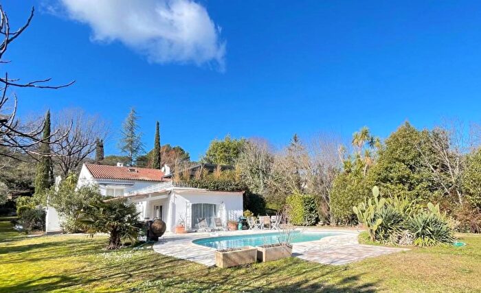 Maison à vendre - Roquefort-les-Pins - 8 pièces - 6 chambres