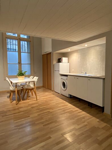 Appartement à louer - Béziers - 2 pièces - 1 chambre