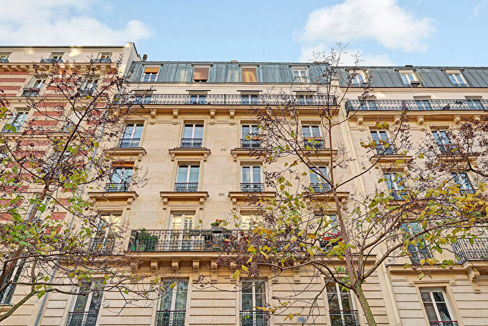 Appartement à vendre - Paris e , Secrétan, Jaurès - 3 pièces - 1 chambre