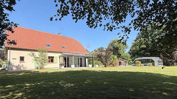 Maison 8 pièces à La Vendue-Mignot, à vendre