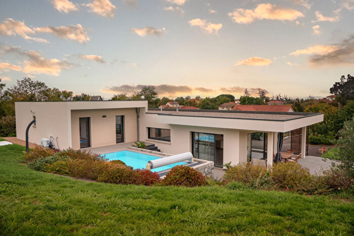 Maison à vendre - Riom, Les Charmettes, Le Champ dOjardias, Layat - 6 pièces - 4 chambres