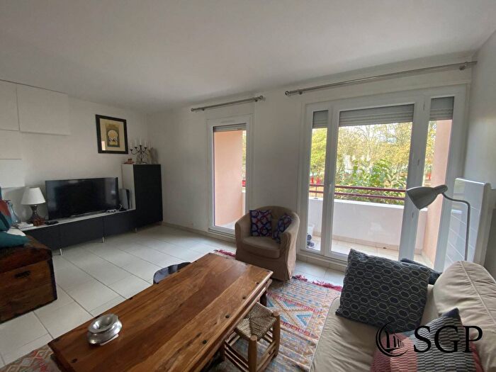 Appartement à louer - Le Parc, Guyancourt - 4 pièces - 3 chambres