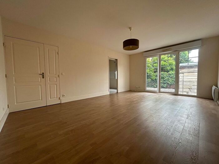 Appartement 3 pièces à Bordeaux, Saint-Genès, à louer