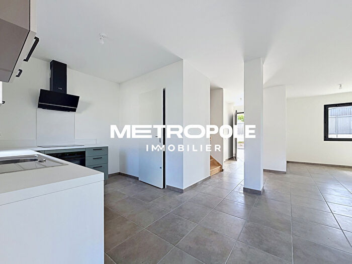 Maison 4 pièces à louer à Les Olmes