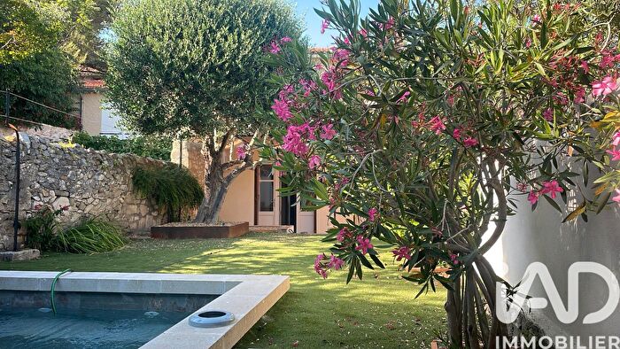 Maison 6 pièces à Villeneuve-lès-Avignon, Tuilères, Vieux Moulin, Pont d'Avignon, à vendre
