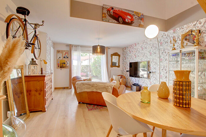 Maison à vendre - Rumilly, Les Collines, Nord - 5 pièces - 3 chambres