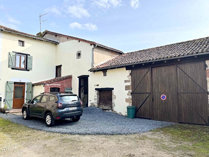 Maison à vendre - Le Vigeant - 4 pièces - 2 chambres