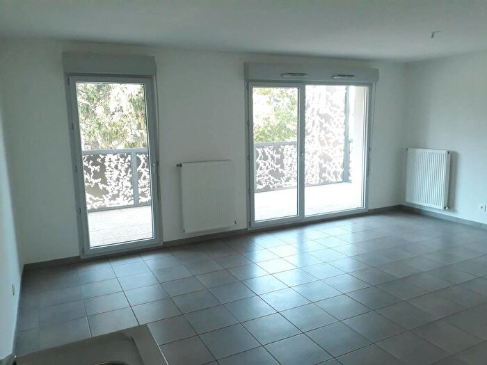 Appartement à louer - Perica-La Roue, Rillieux-la-Pape - 3 pièces - 2 chambres