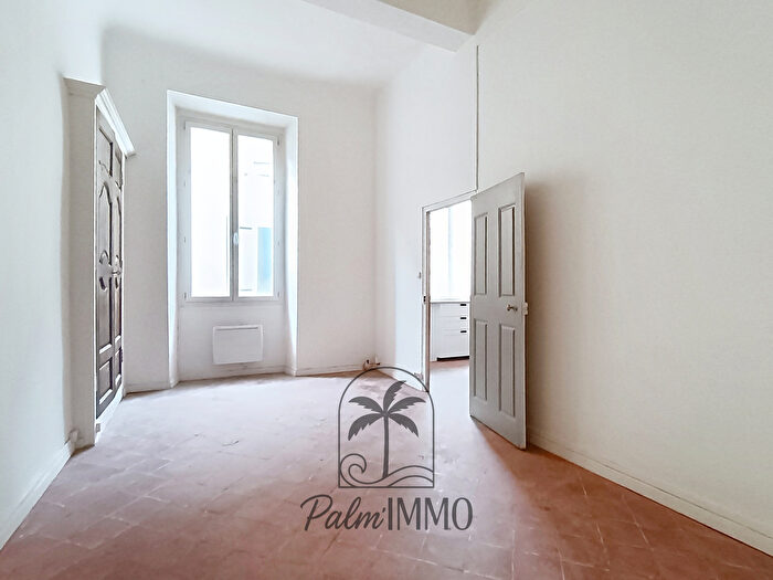 Appartement 1 pièce à louer à Saint-Maximin-la-Sainte-Baume, Centre-ville