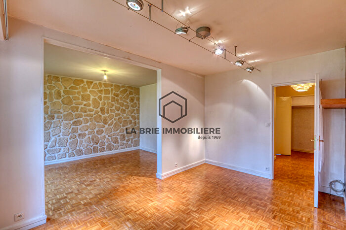 Appartement à vendre - Villecresnes - 3 pièces - 2 chambres