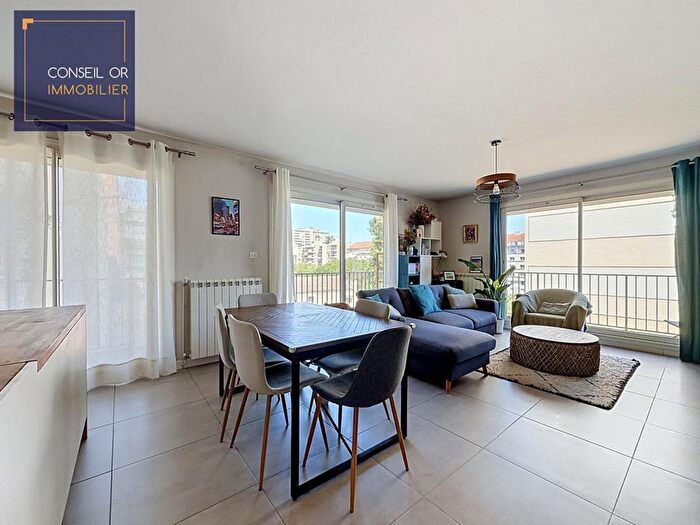 Appartement 3 pièces à vendre - Villeurbanne, Doua