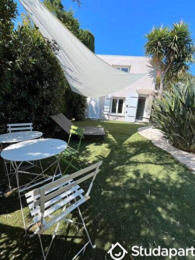 Maison à louer - Laval, Antibes - 2 pièces - 1 chambre