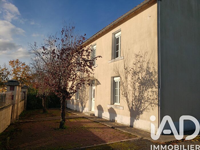 Maison à vendre - Paizay-Naudouin-Embourie - 6 pièces - 4 chambres