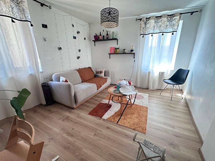Appartement 2 pièces à louer à Centre-Bourg, Saint-Genis-Laval