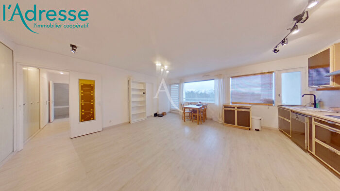 Appartement à louer - Noisy-le-Grand, Est - 3 pièces - 2 chambres