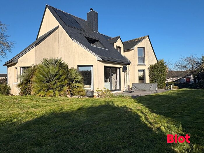 Maison à vendre - Pleumeleuc - 6 pièces - 4 chambres