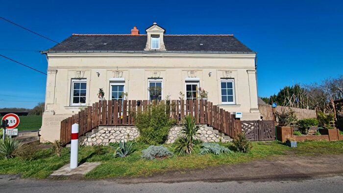 Maison à vendre - Gennes - 6 pièces - 4 chambres