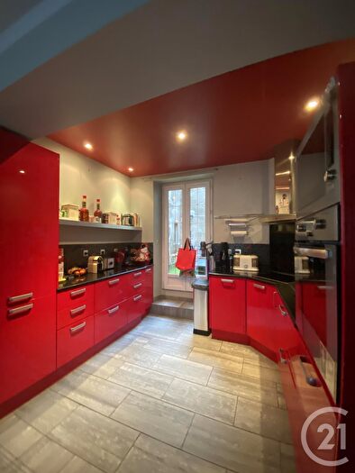 Appartement à louer - Coulommiers, Centre-ville - 6 pièces - 3 chambres