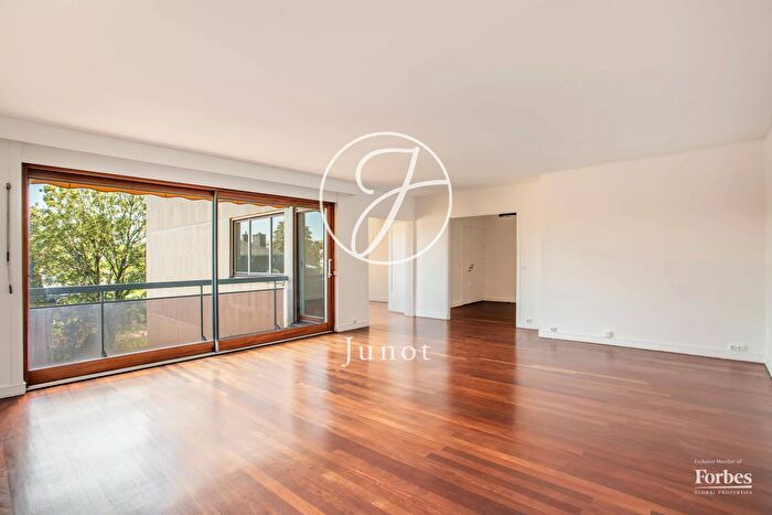 Appartement 6 pièces à louer à Neuilly-sur-Seine, Saint-James, Madrid