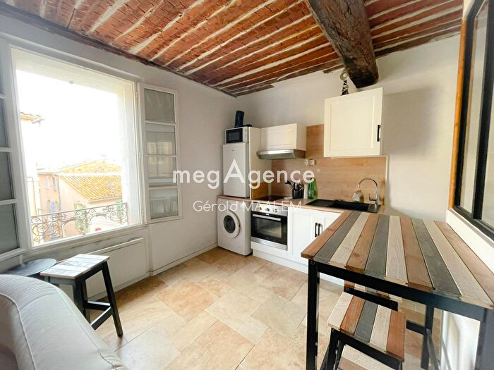 Appartement à vendre - Roquebrune-sur-Argens, Village - 1 pièce