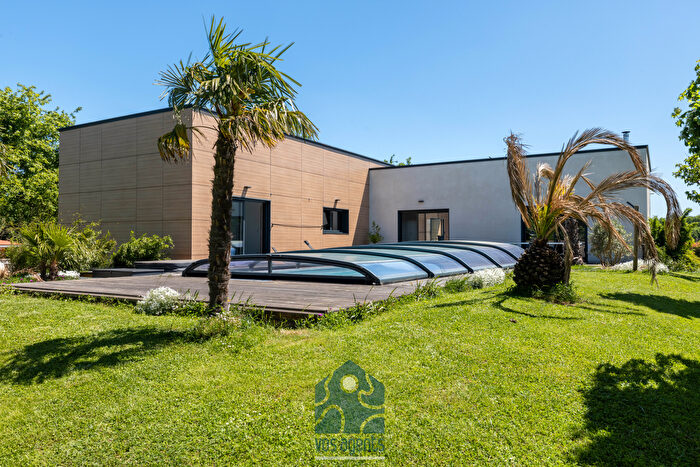 Maison à vendre - Orléat - 5 pièces - 3 chambres